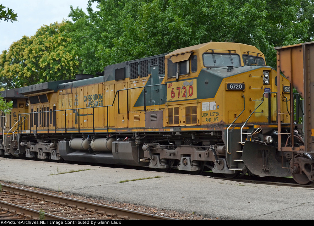 UP 6720 still in C&NW Operation Lifesaver scheme